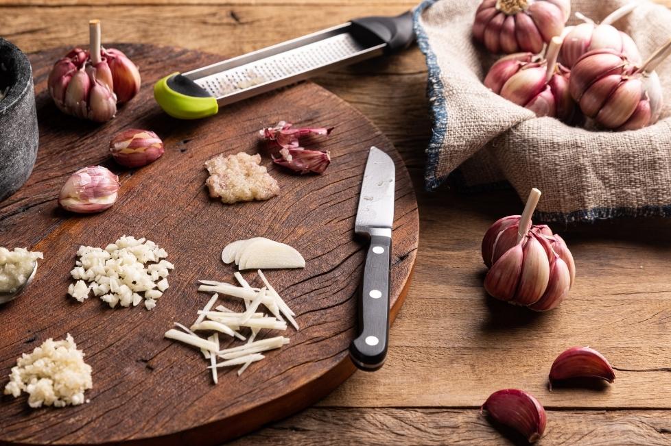 Alho: conheça diferentes maneiras de usar - Panelinha